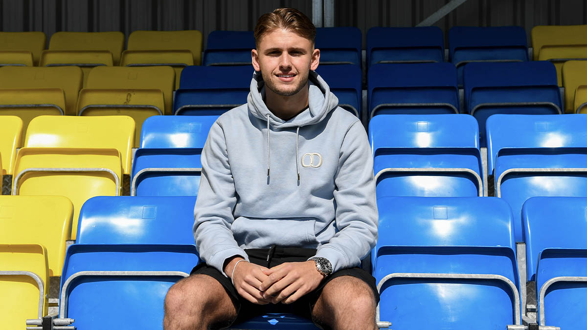 Tom Purrington signs for Parkway - Plymouth Parkway FC