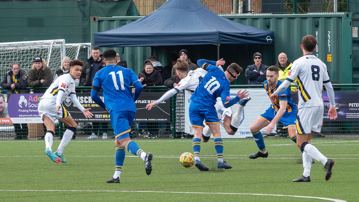 Parkway fall to defeat at the Winklebury - Plymouth Parkway FC
